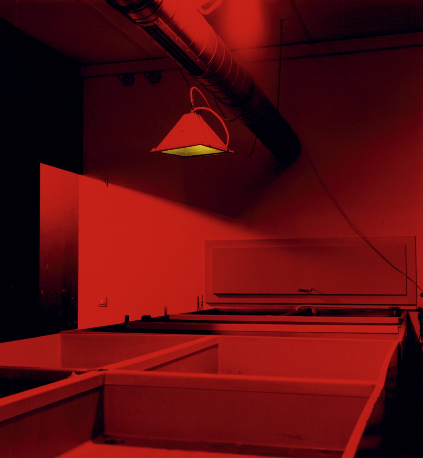 In the dark room of Alexander Gehring : medium and ghosts — Cercle